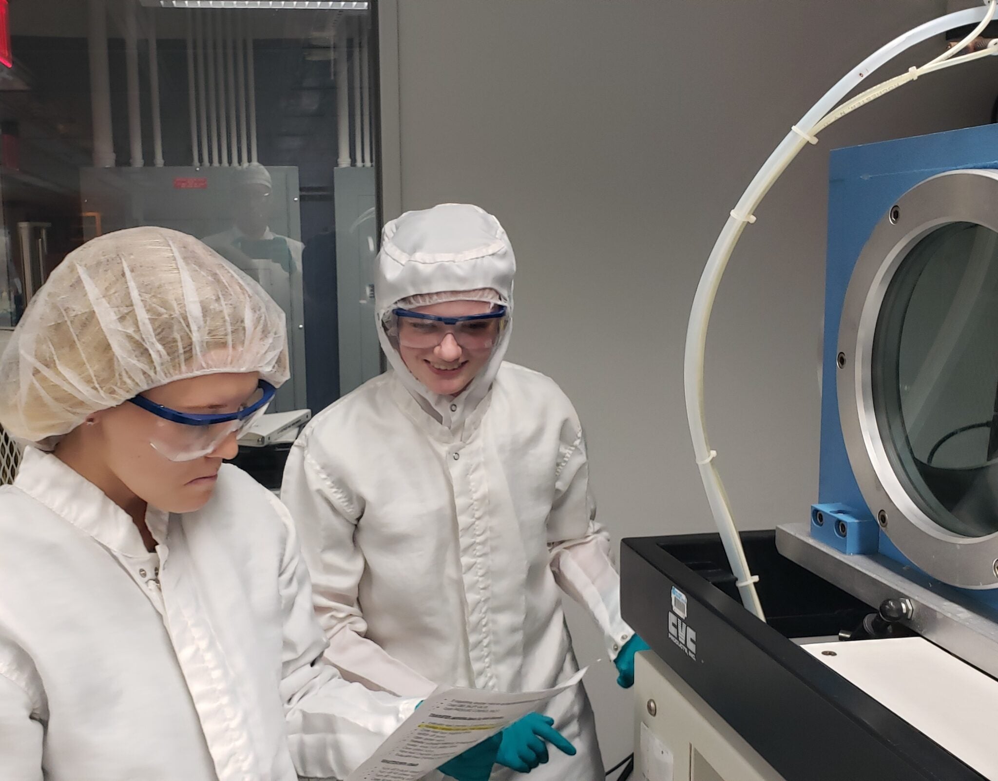 Research Experiences for Undergraduates | Department of Physics ...